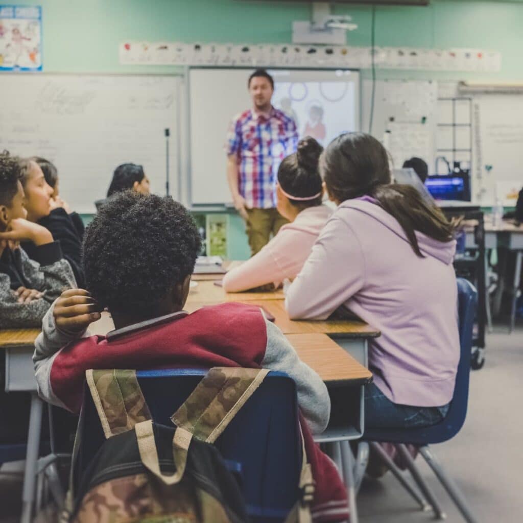 4 Common Errors Many Students Make With Essay Writing 4 Common Errors Many Students Make With Essay Writing
